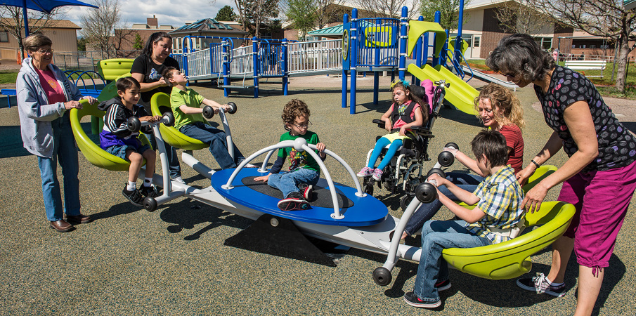 We-saw™ - Multi-seat seesaw for kids of all ages - Landscape Structures