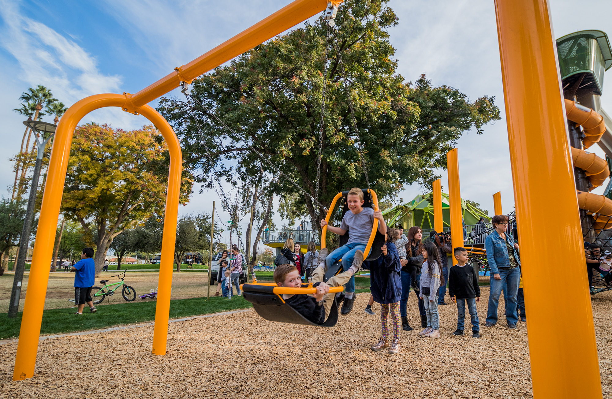 Multiple-User Swing - Multi-Direction Oodle® Swing